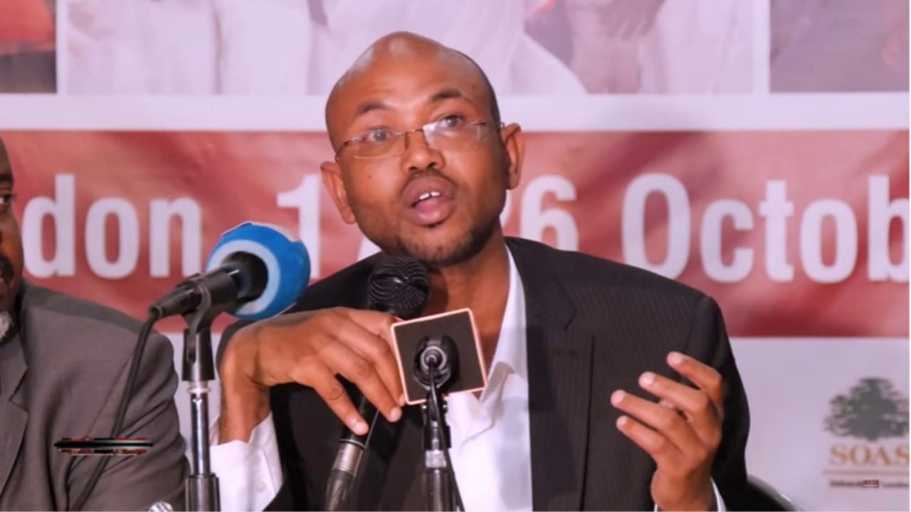 Abwaan Weedhsame oo si adag u naqdiyay xukuumada madaxweyne Muuse Biixi ...