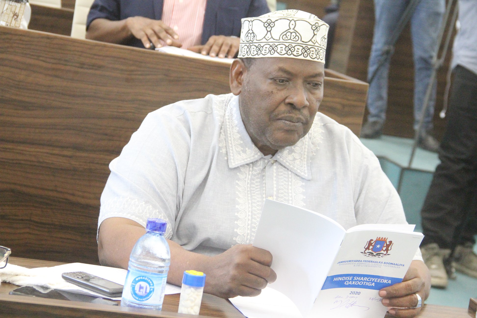 Prof. DALXA: Xasan Sheekh ayaa lagu xumeynayaa hoobiyeyaasha Muqdisho ...