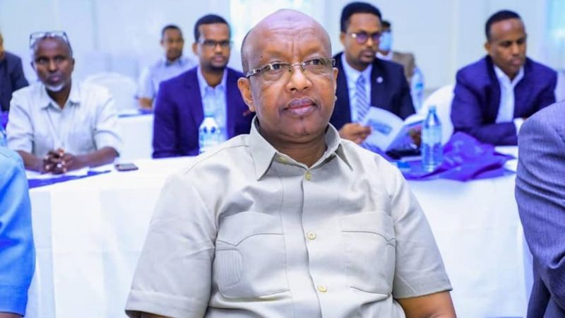 Cabdirisaaq Khaliif oo laga saaray xayndaabka Somaliland Cabdirisaaq Khaliif oo laga saaray xayndaabka Somaliland