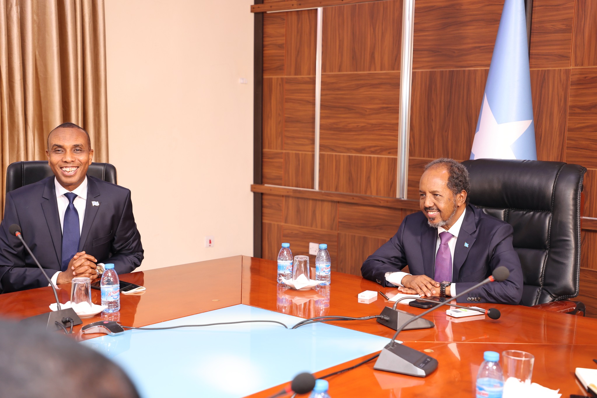 Xasan Sheekh iyo Xamza oo heysta fursad aan soo marin Farmaajo iyo Kheyre Xasan Sheekh iyo Xamza oo heysta fursad aan soo marin Farmaajo iyo Kheyre