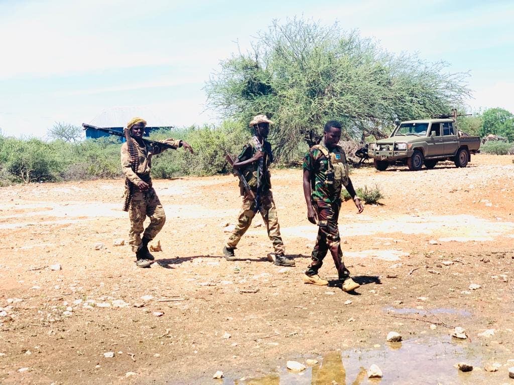 Daawo: Ciidamada DF iyo Macawiisleyda oo weeraray Al-Shabaabka ku sugan ... Daawo: Ciidamada DF iyo Macawiisleyda oo weeraray Al-Shabaabka ku sugan ...
