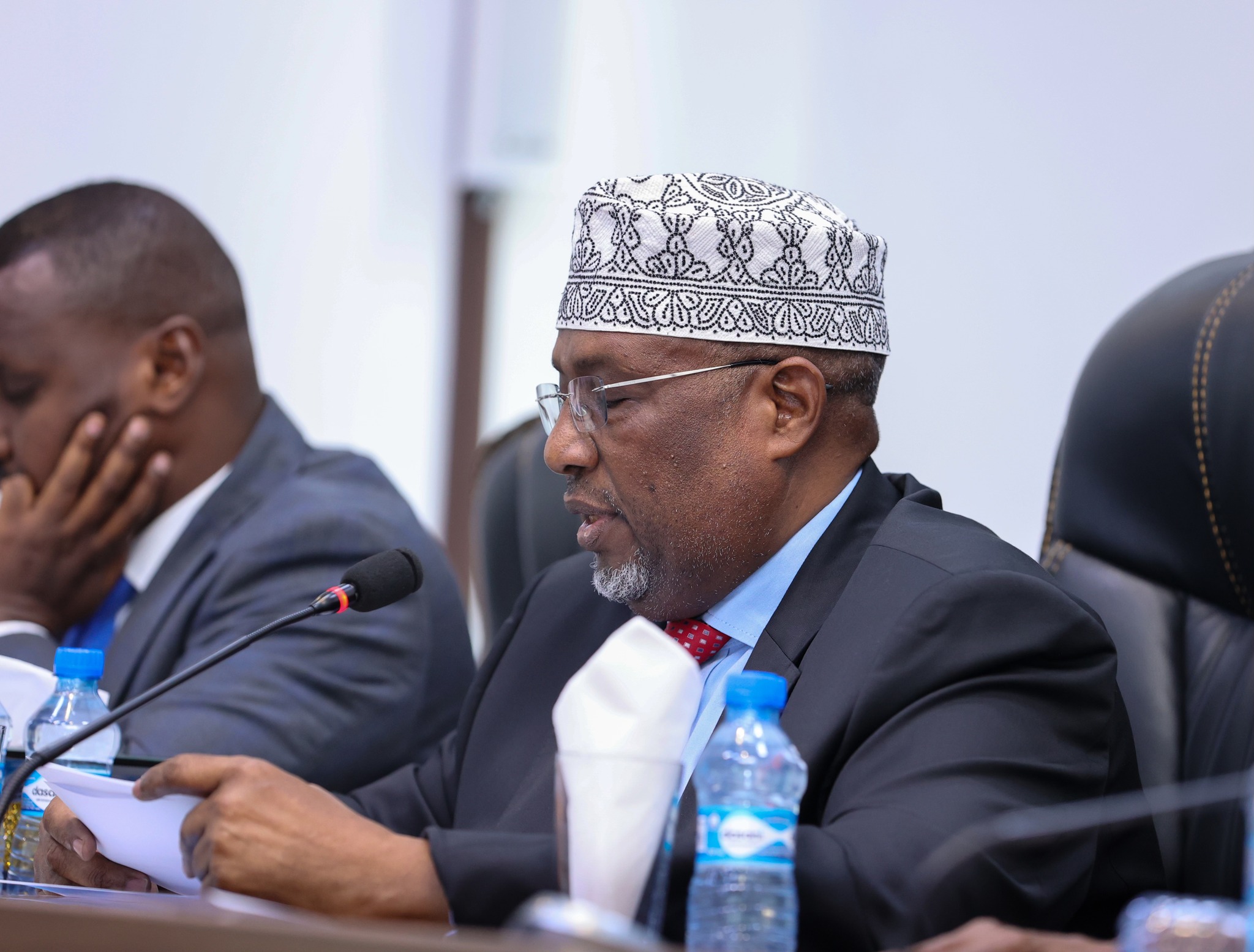 Daawo: Aadan Madoobe oo si rasmi ah u xaqiijiyey wax ka beddalka ...