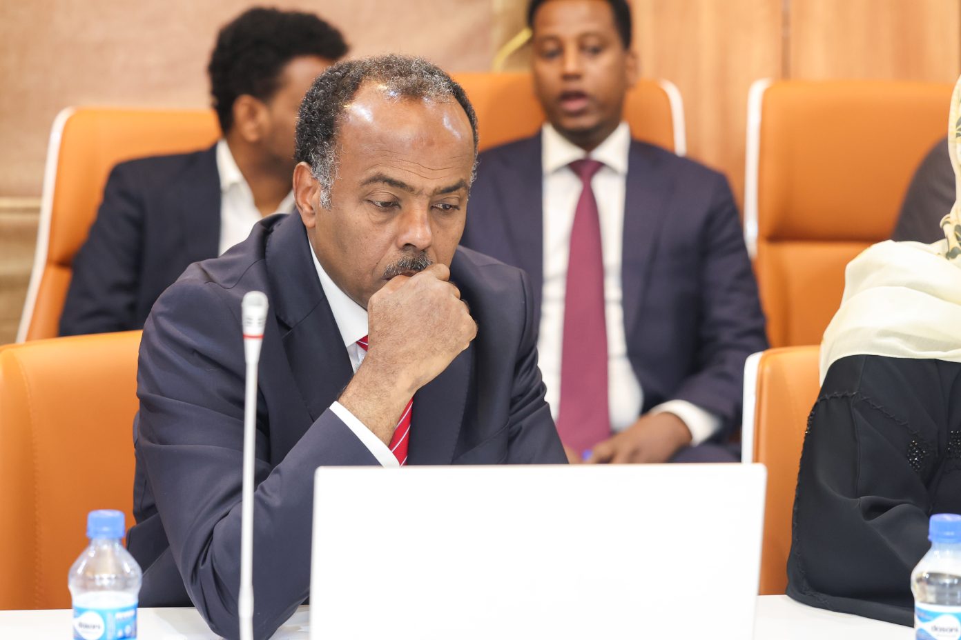 Wasiir CALI BALCAD oo xil cusub loo dhiibay – Maxaa ka jira inay isku ...