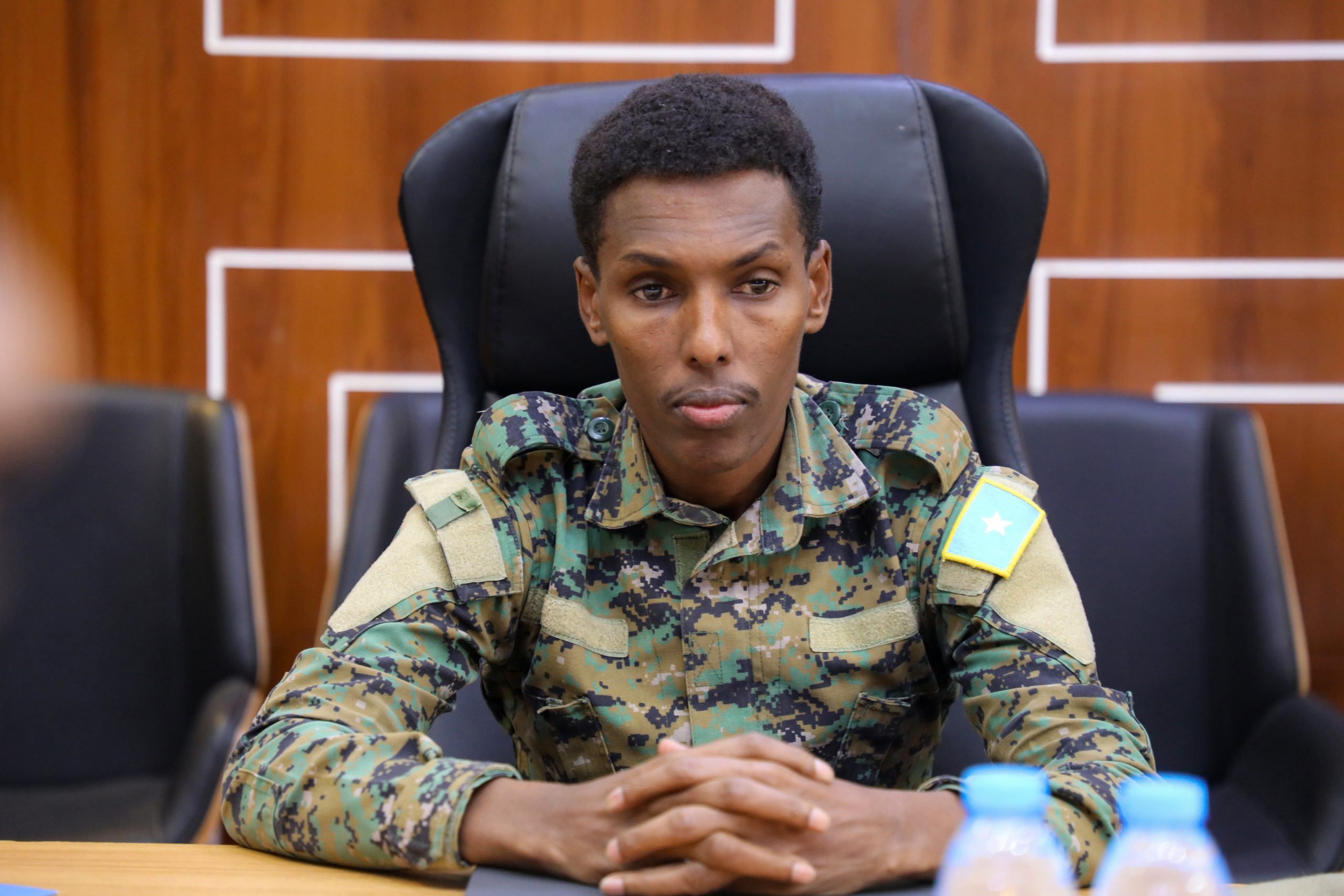 Gen. Odowaa oo soo saaray digniin culus oo u muuqata in ay beegsaneyso ...