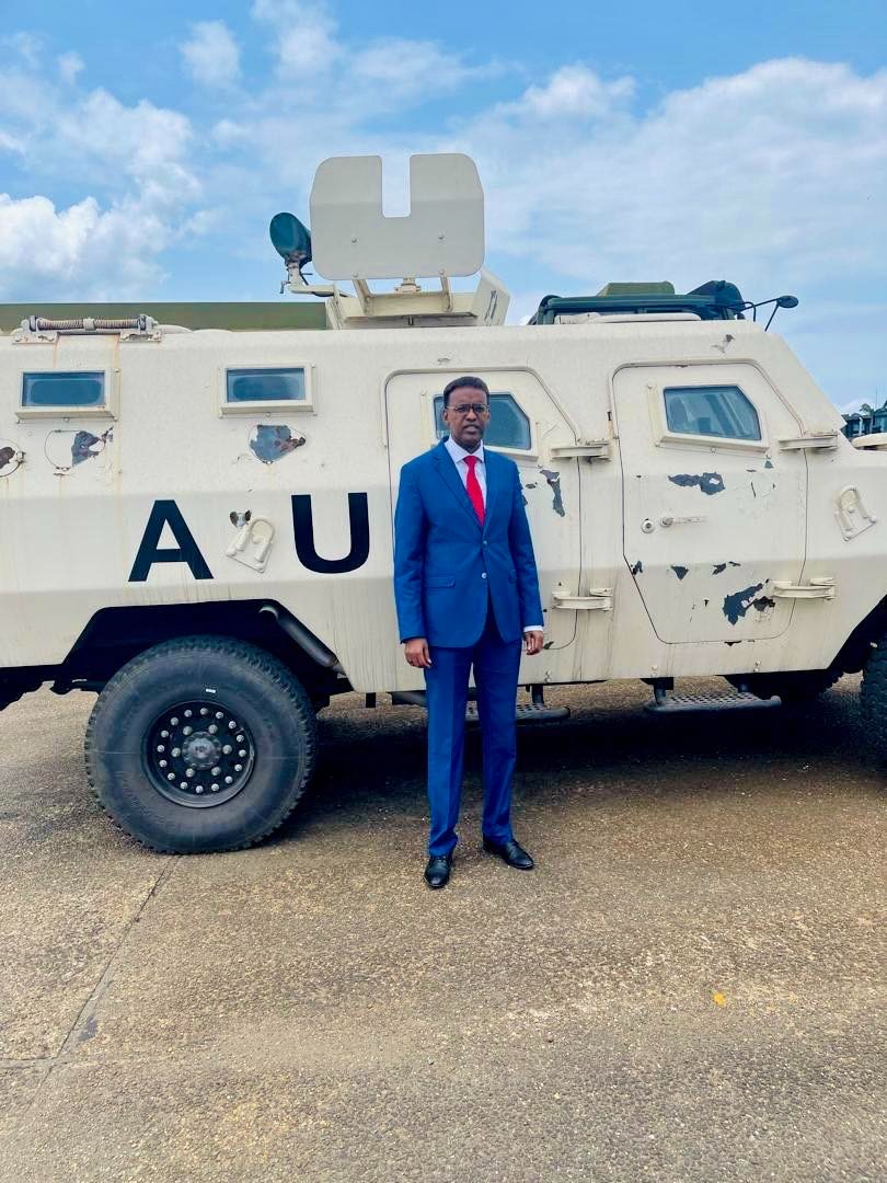 Sawirro: Soomaaliya oo lagu wareejiyey gaadiid dagaal iyo agab militeri ...