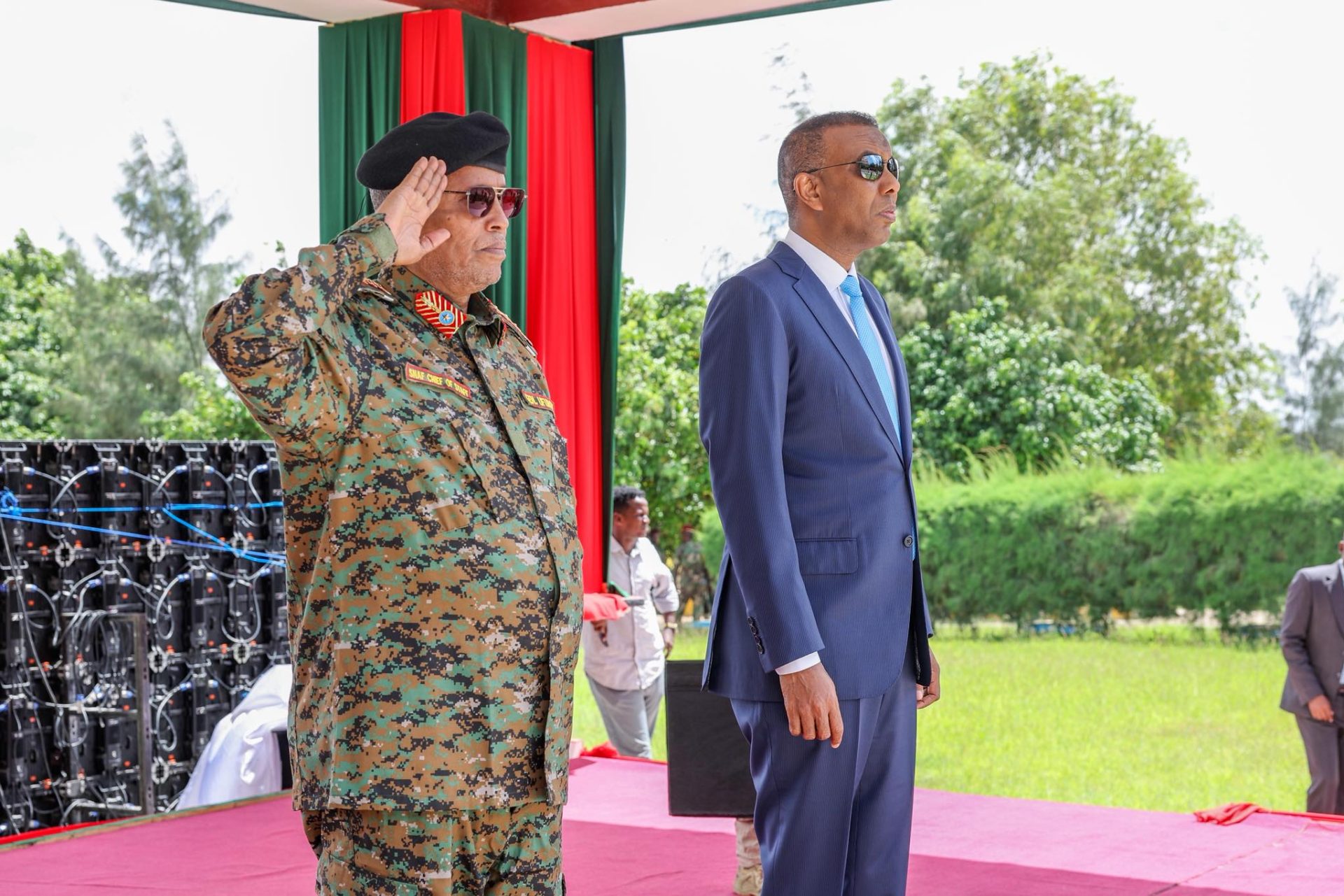 Wasiir Jaamac oo maanta xilkii wareejiyay kadib muddo uu diidanaa ...