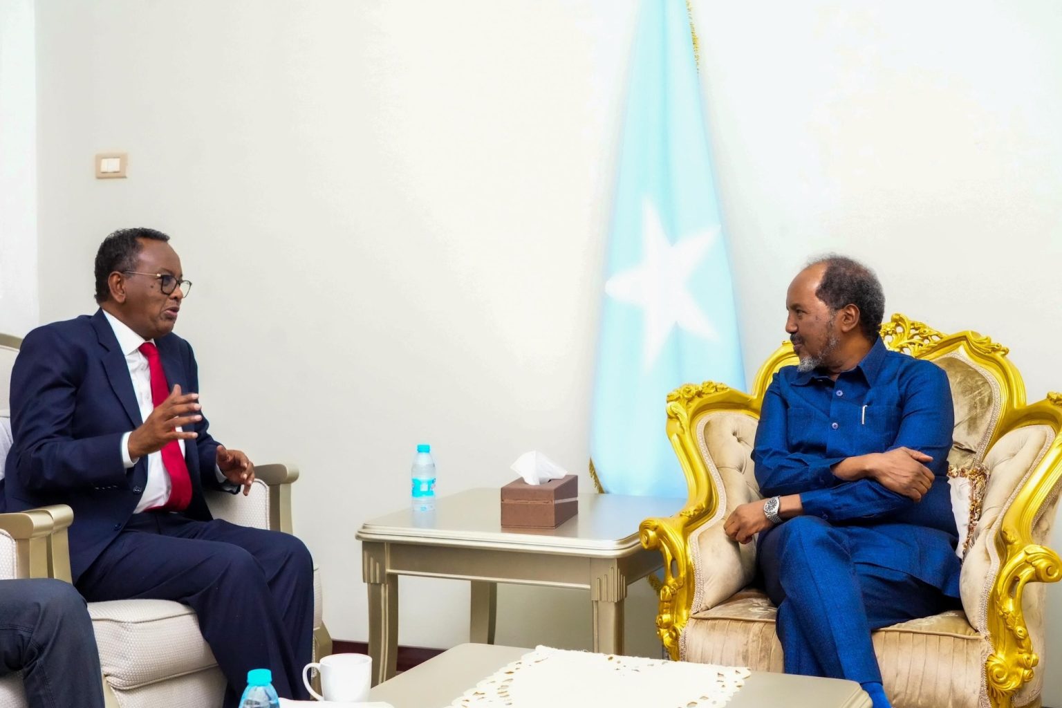 Saacid oo shaaciyay arrin xasaasi ah oo Xasan Sheekh uu kala hadlay ...