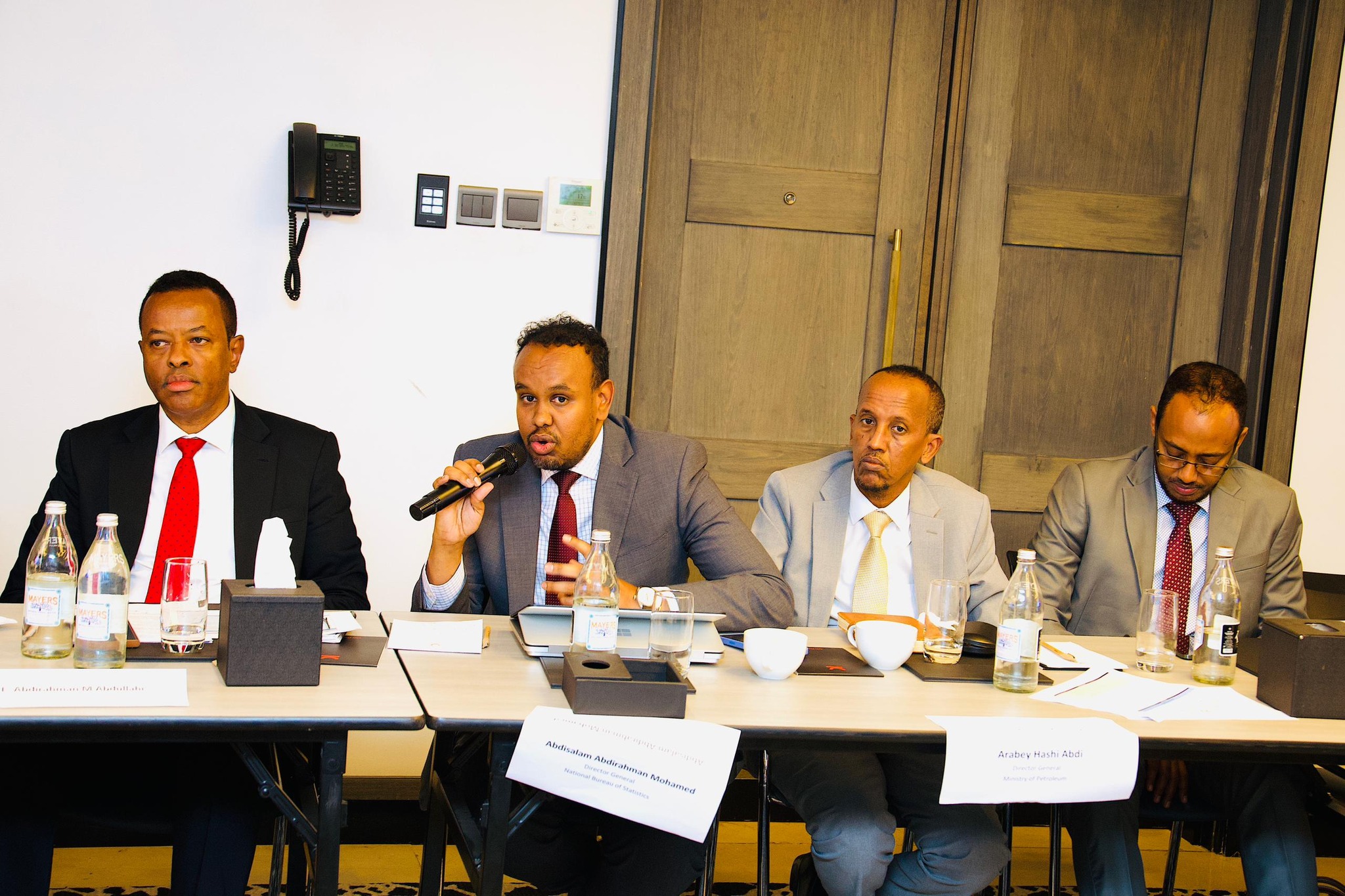 Sawirro: Shir lagu qiimeynayo Somalia oo ka furmay Nairobi - Caasimada Online