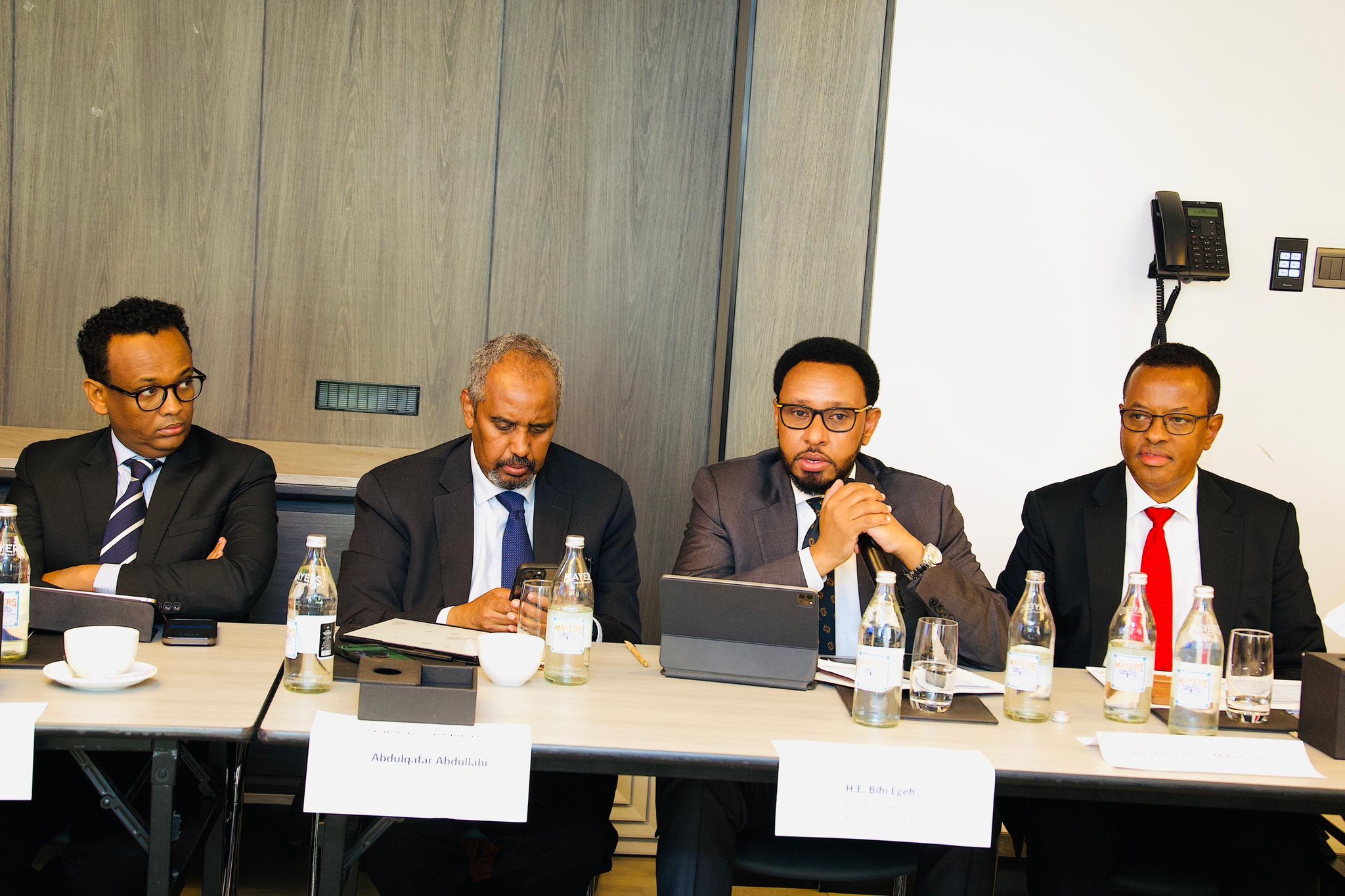 Sawirro: Shir lagu qiimeynayo Somalia oo ka furmay Nairobi | Caasimada Online