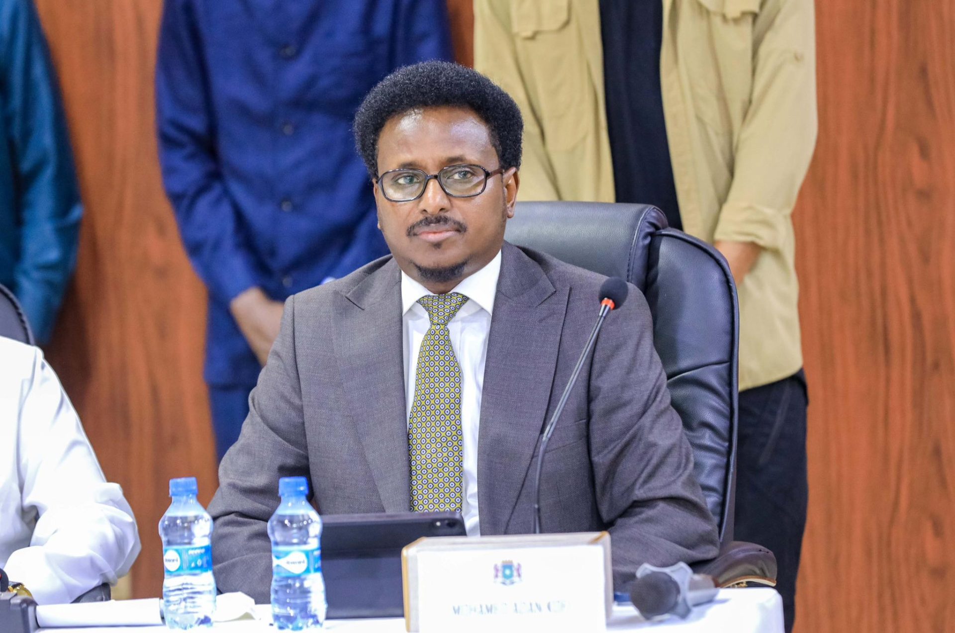 Koofi oo soo bandhigay 4 qodob oo mucaaradka iyo Xasan Sheekh isku ...