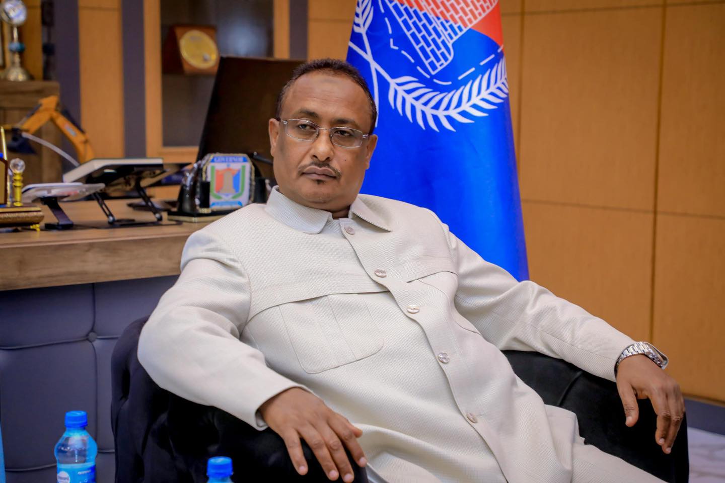 Guddoomiye Muungaab iyo mucaaradka oo ay ka dhex-tafatay – Maxay isku ...