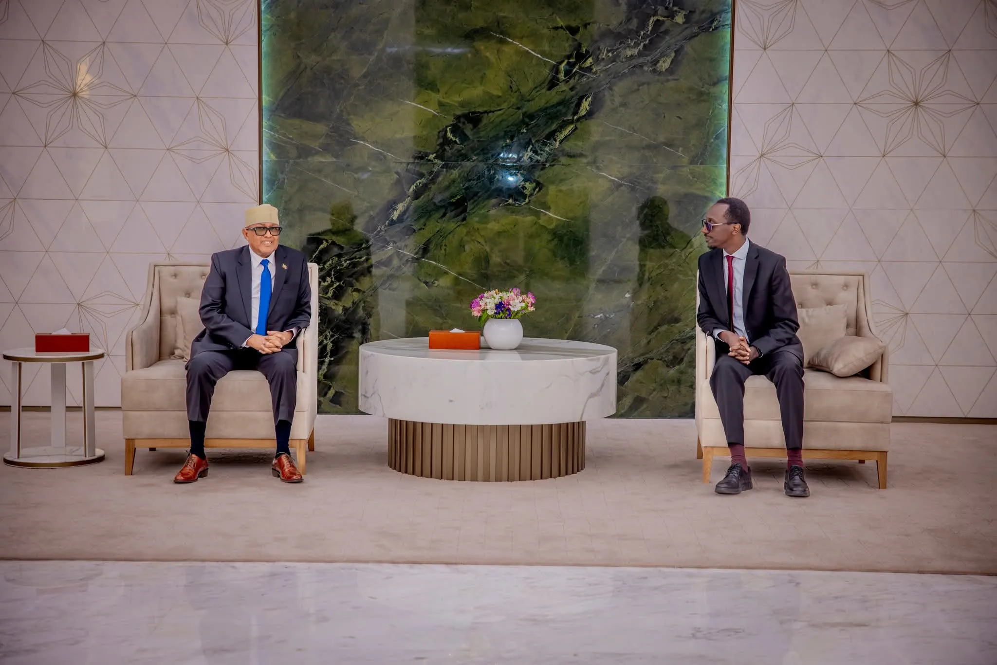 Booqashada Cirro ee Addis-Ababa 'oo meesha ka saartay' arirn muddo la ...