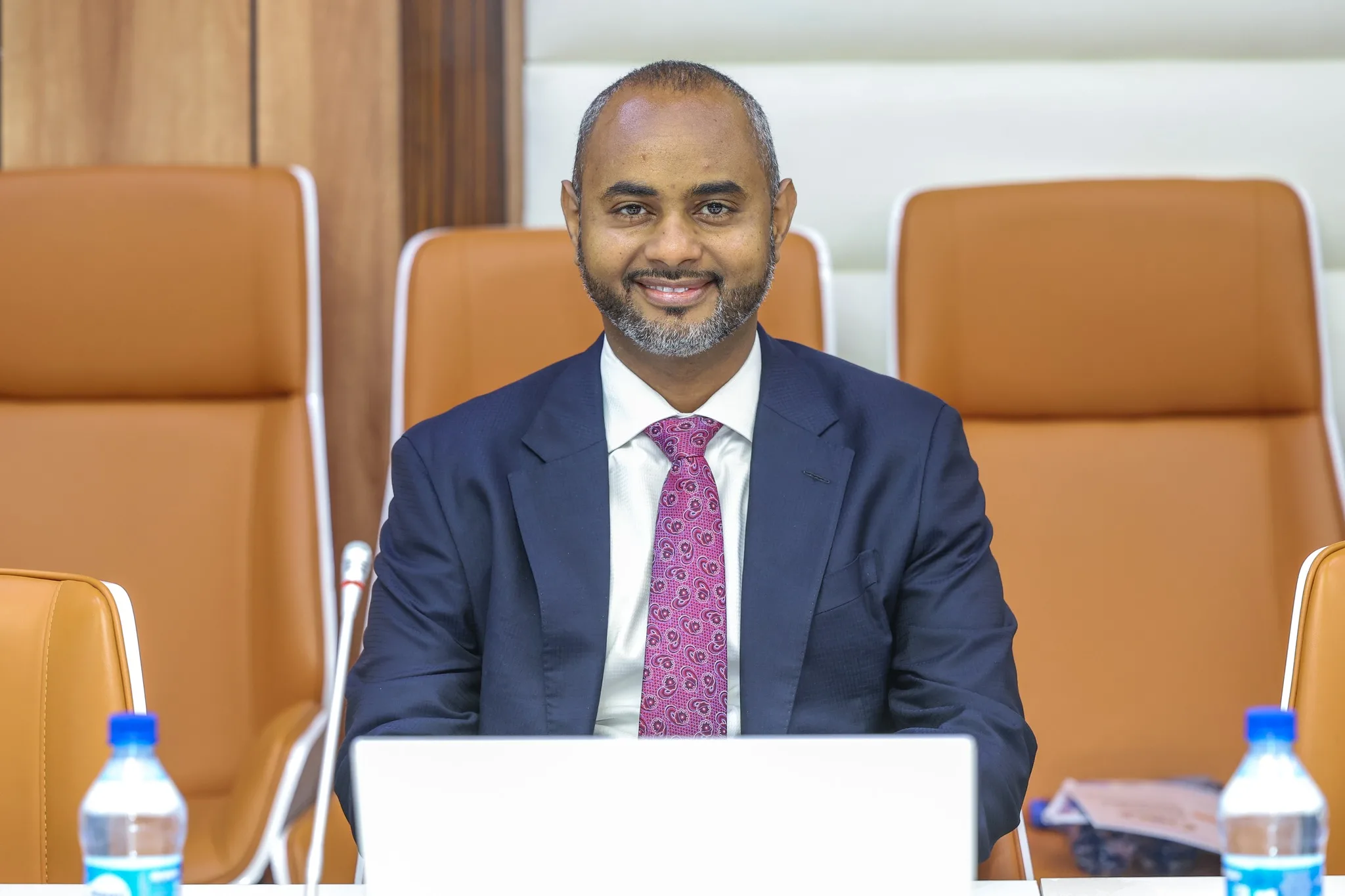 Wasiir Jaamac oo jawaab siiyay mucaaradka: Xaal qaado Mucaaradninooy